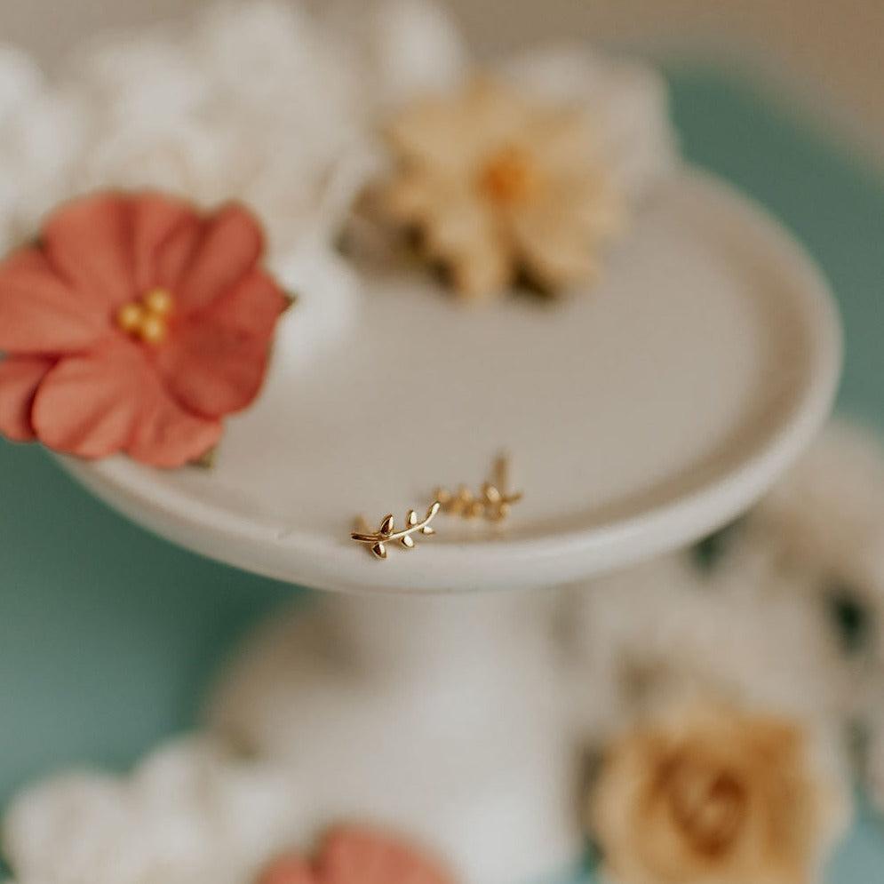 Laurel Gold Leaf Studs – ROOLEE