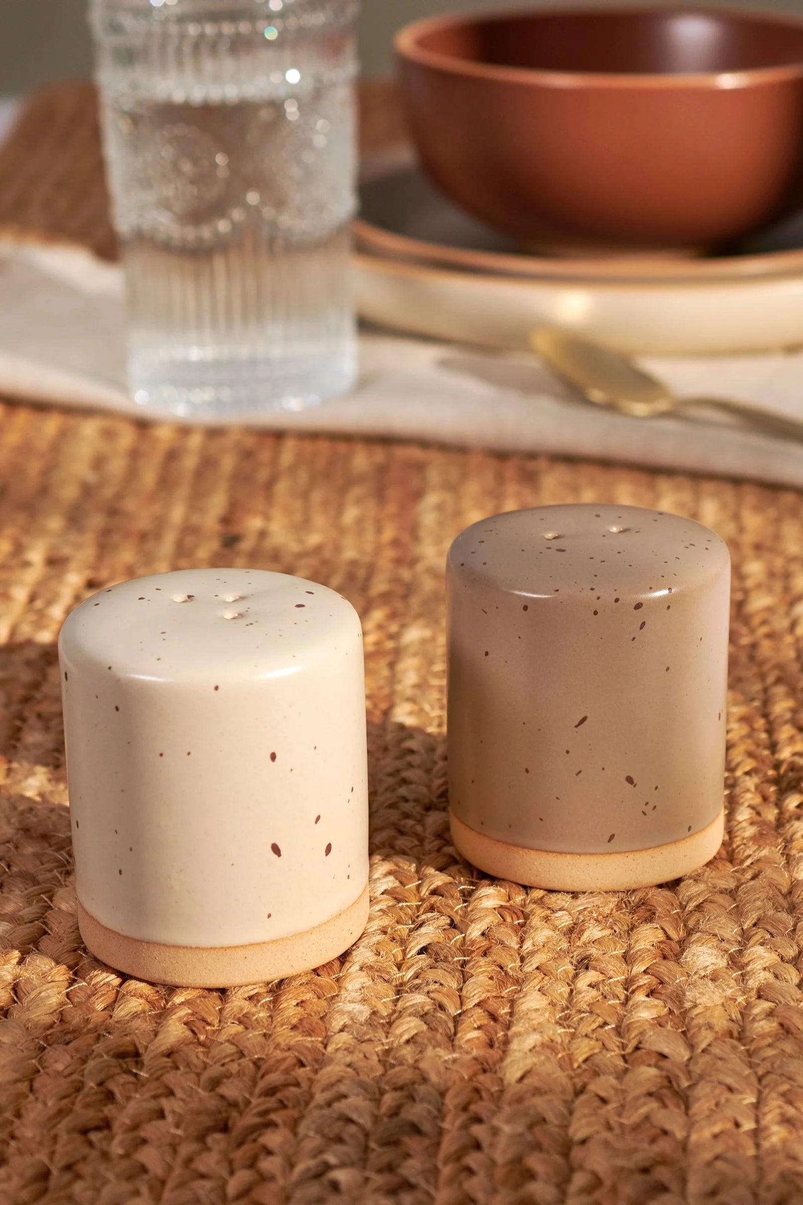 Homebody Salt + Pepper Shaker Set – ROOLEE
