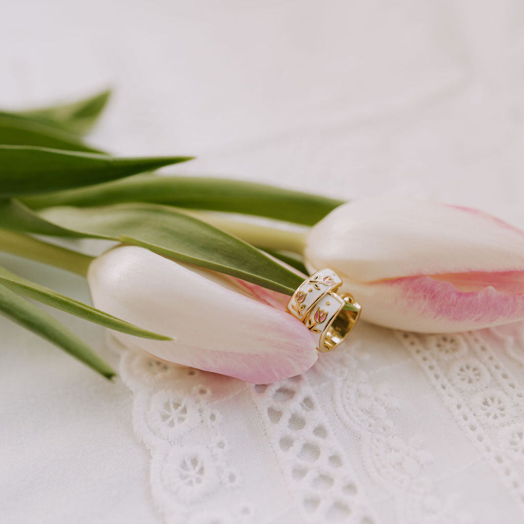 Eloise Tea Cup Hoops – ROOLEE